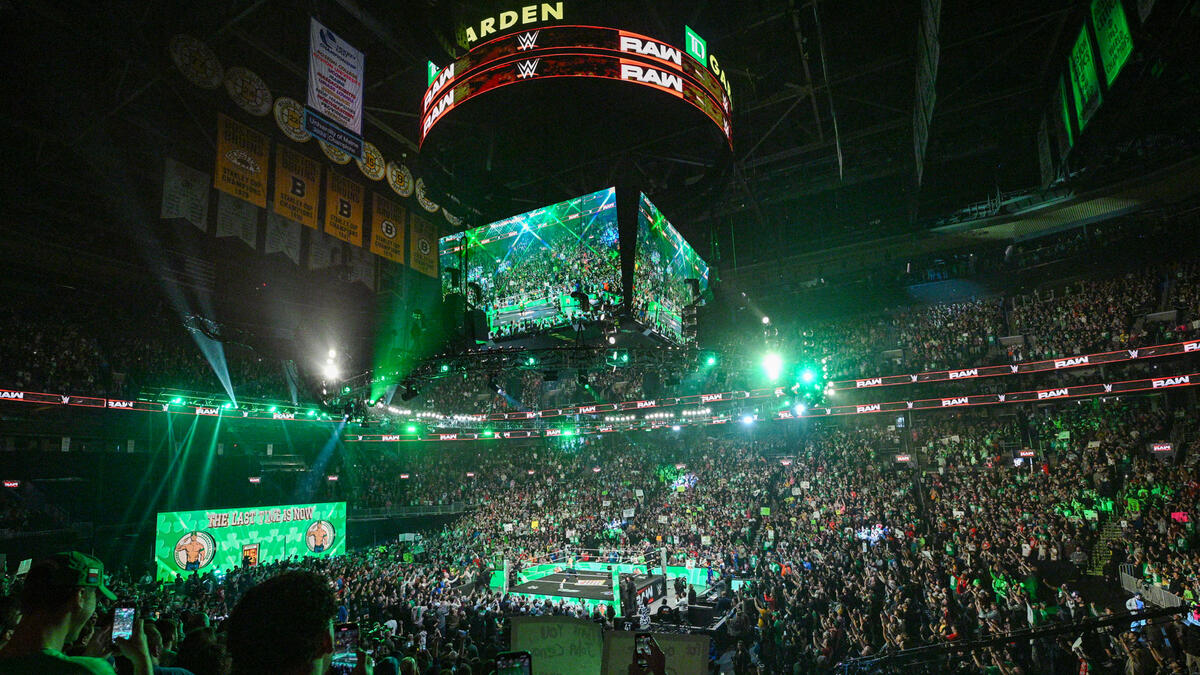 Atual campeão da WWE é removido de evento devido a lesão